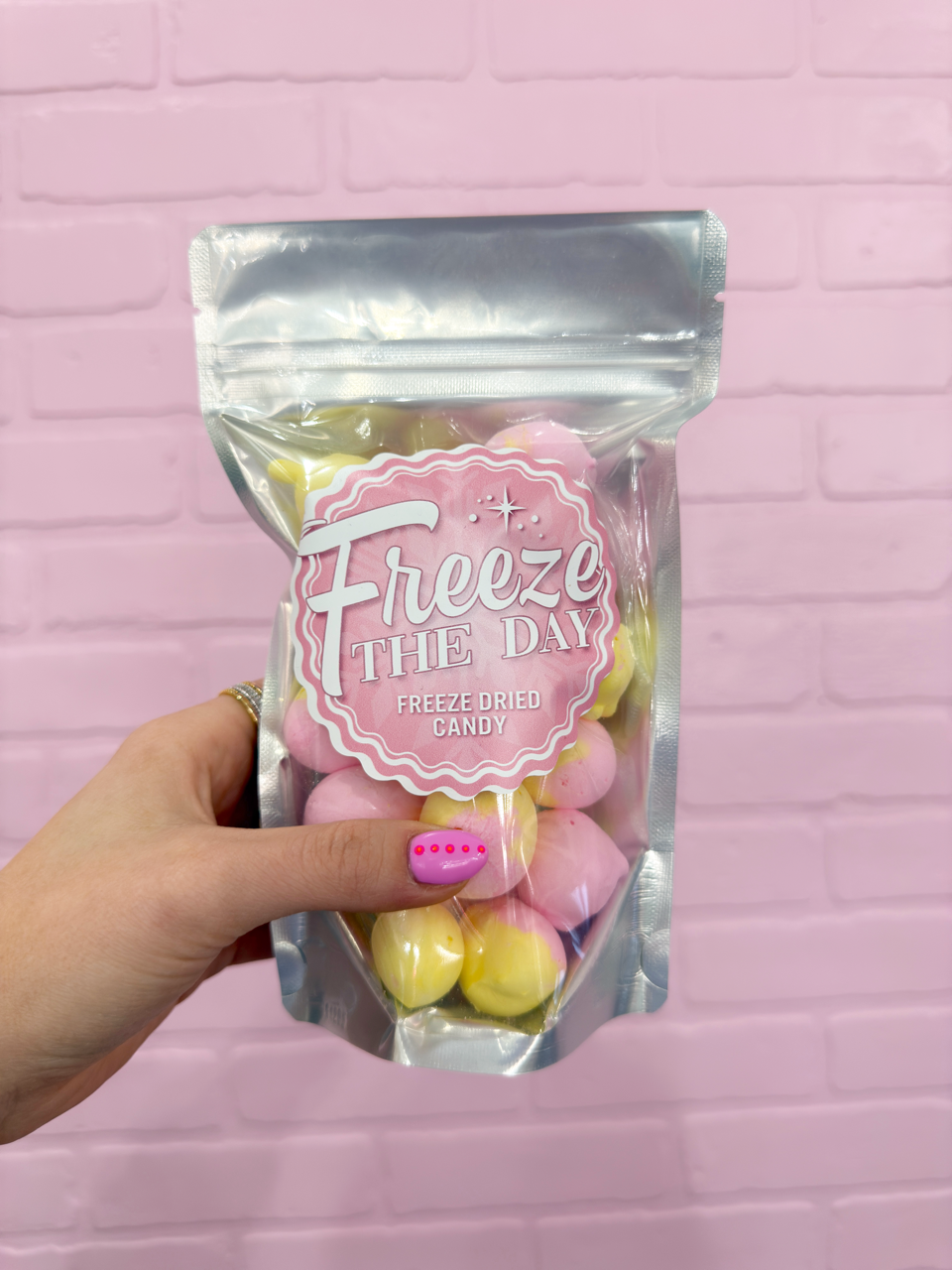 Freeze Dried Strawberry Banana Taffy - Large – The Rancher's Wife Boutique